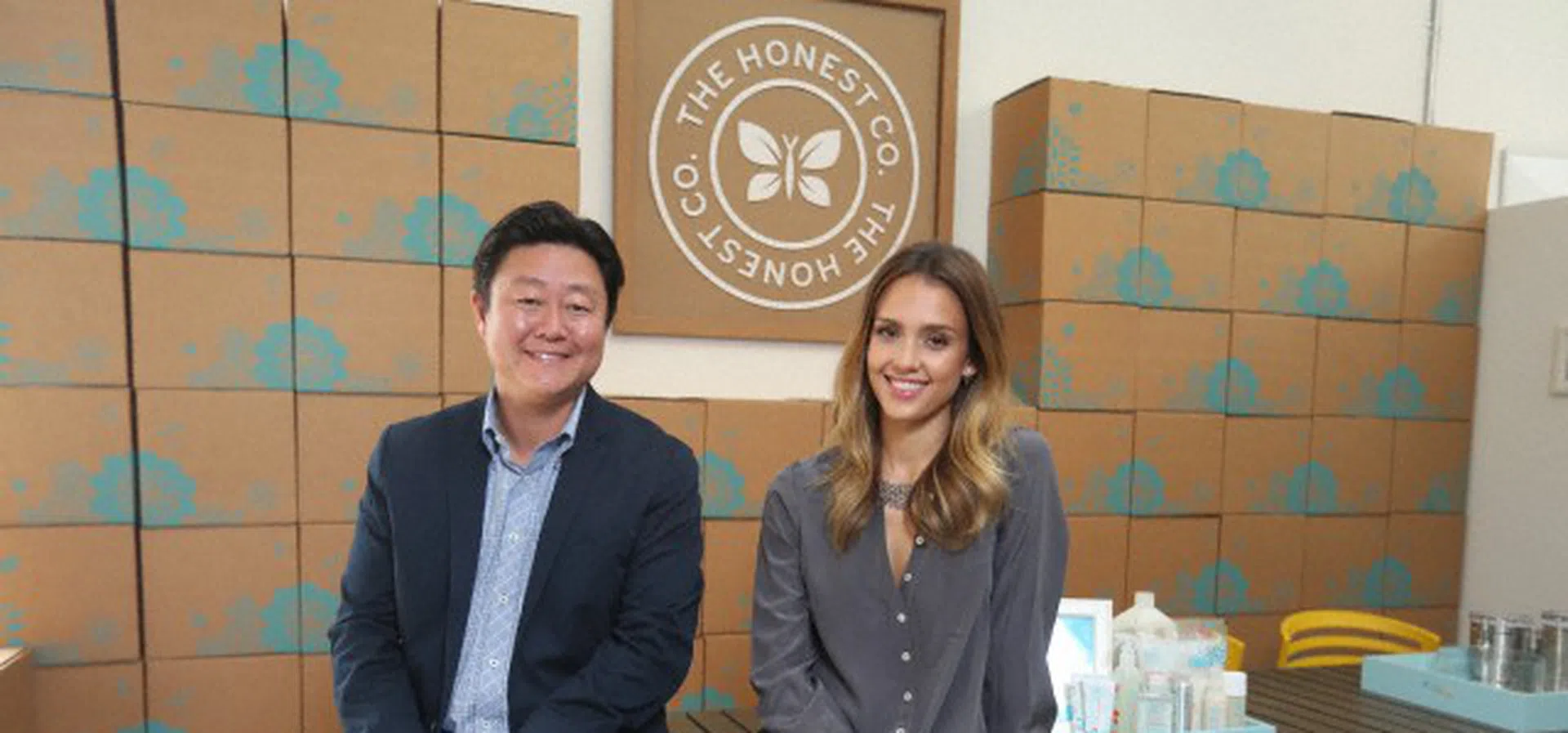 Компанията на Джесика Алба се подготвя за IPO | Profit.bg