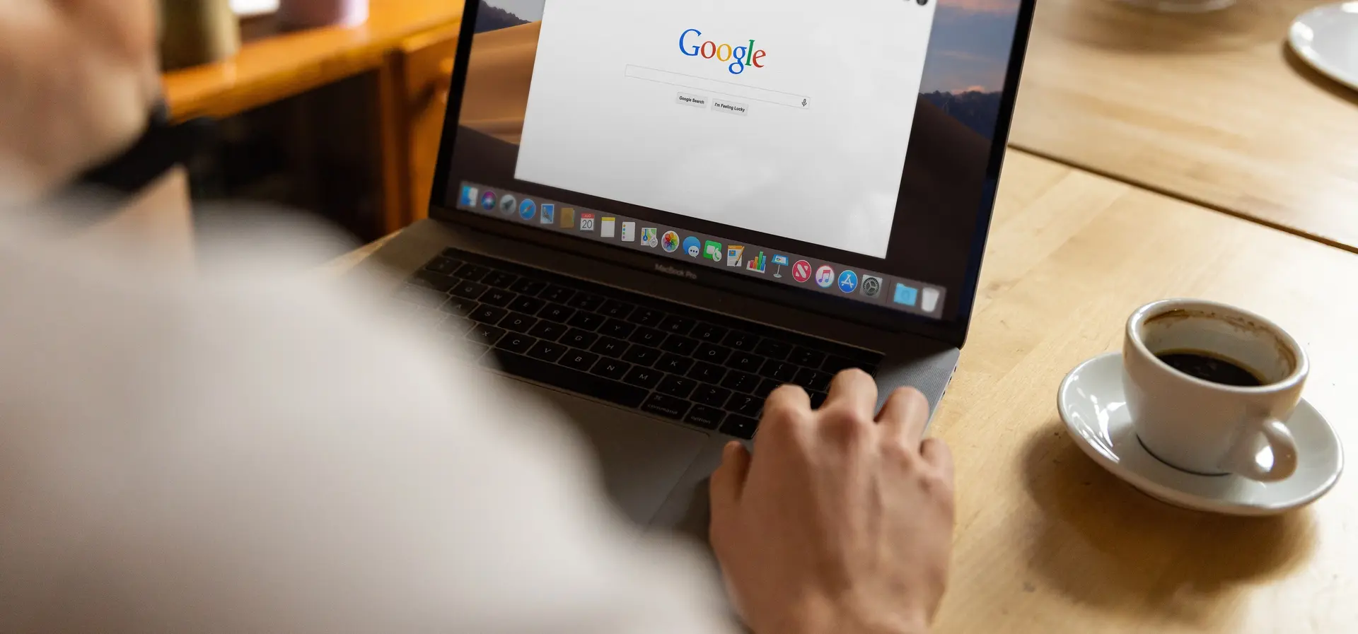 Google плаща десетки милиарди, за да бъде търсачка по подразбиране ...