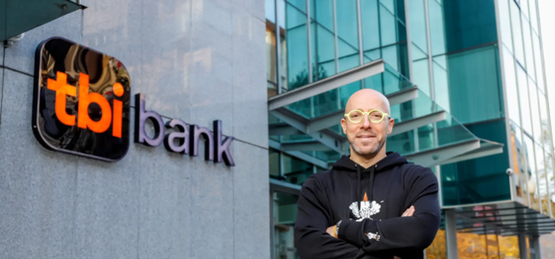 tbi bank предоставя безплатно банкиране с tbi bank app и карта neon ...