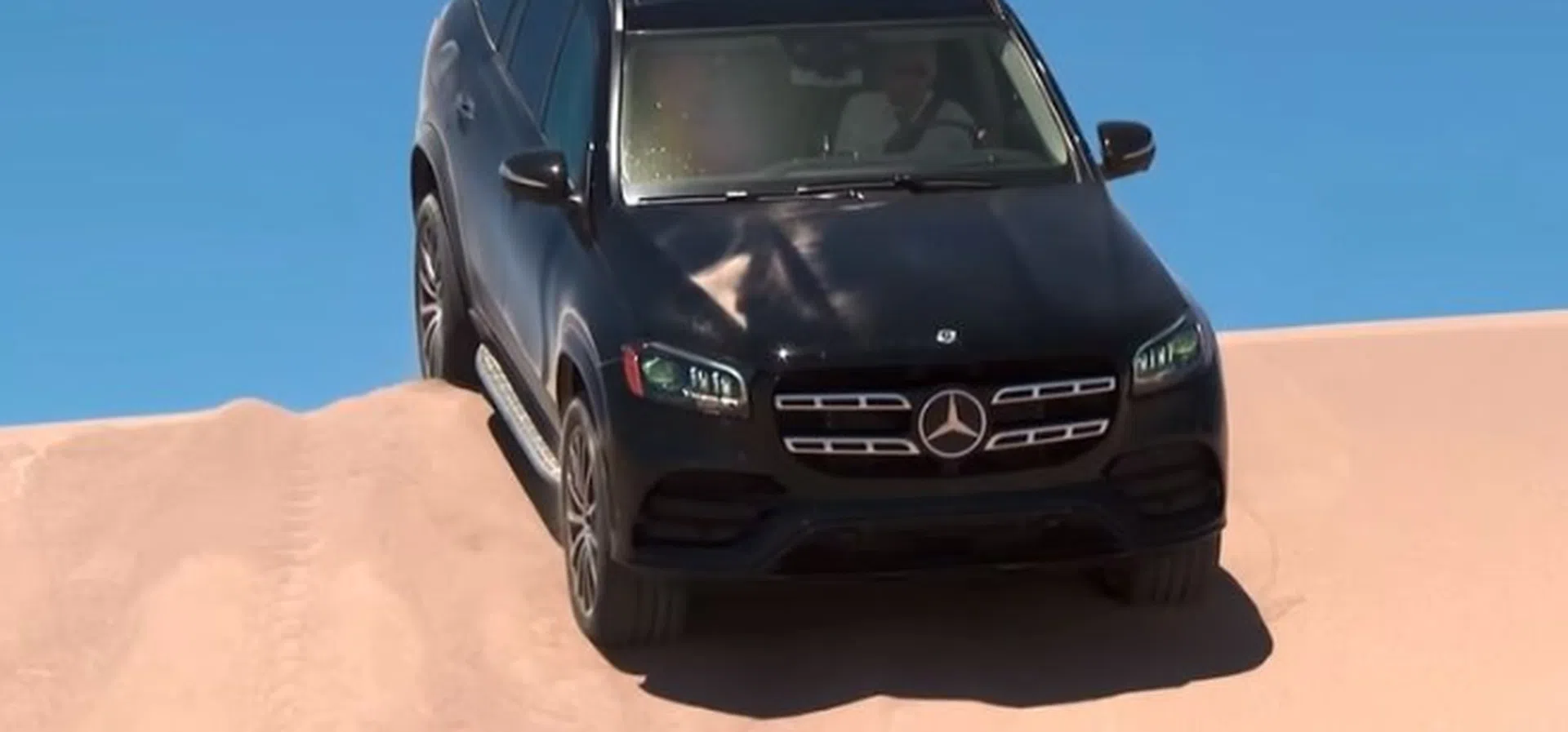 Как се справя с отсъствието на път най-големият Mercedes | Profit.bg