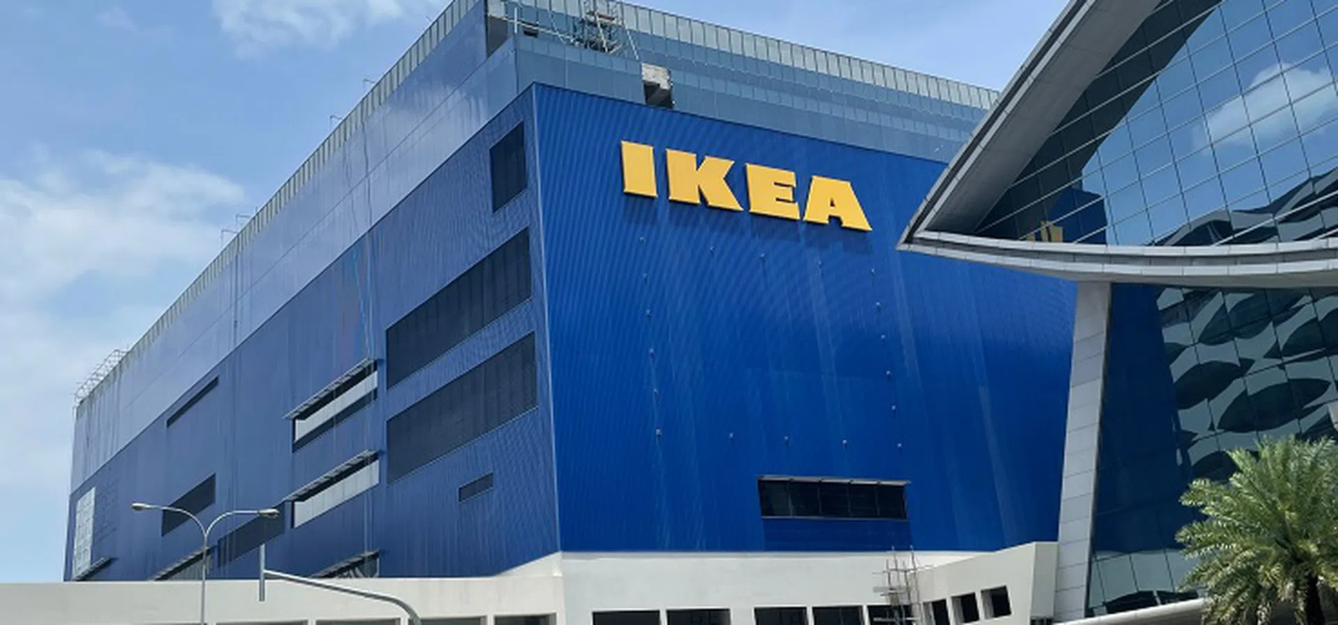 Чатбот заменя кол центъра на IKEA, служителите стават интериорни дизайнери | Profit.bg