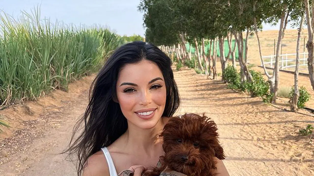 Пълен смут Мегз твърди че е била родена мъртва Звезди Woman Bg