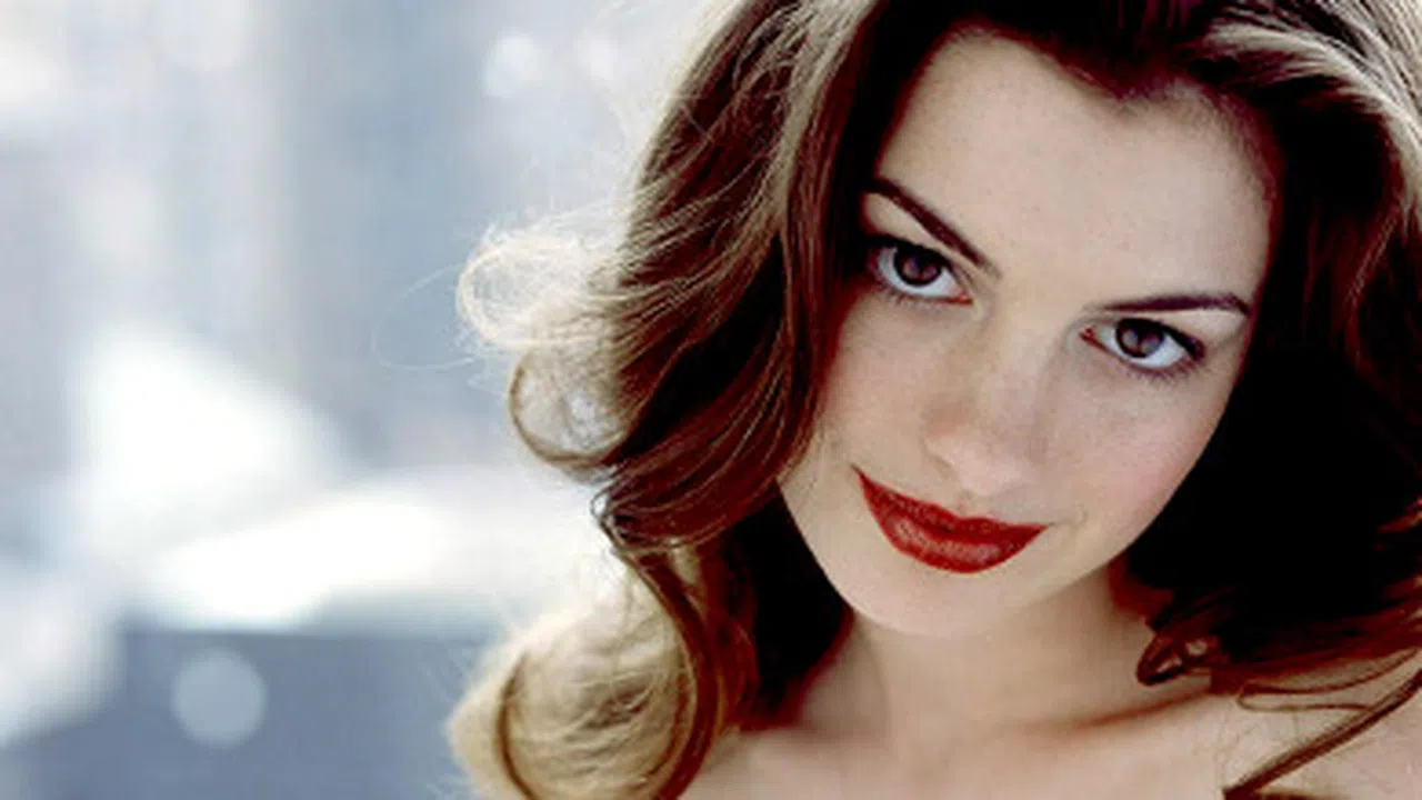 Ан Хатауей ще е Catwoman Новини - woman.bg