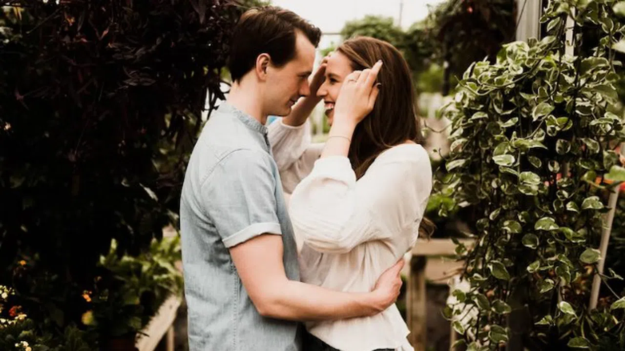 Психолог Защо жените се влюбват в друг мъж когато са омъжени Новини Woman Bg