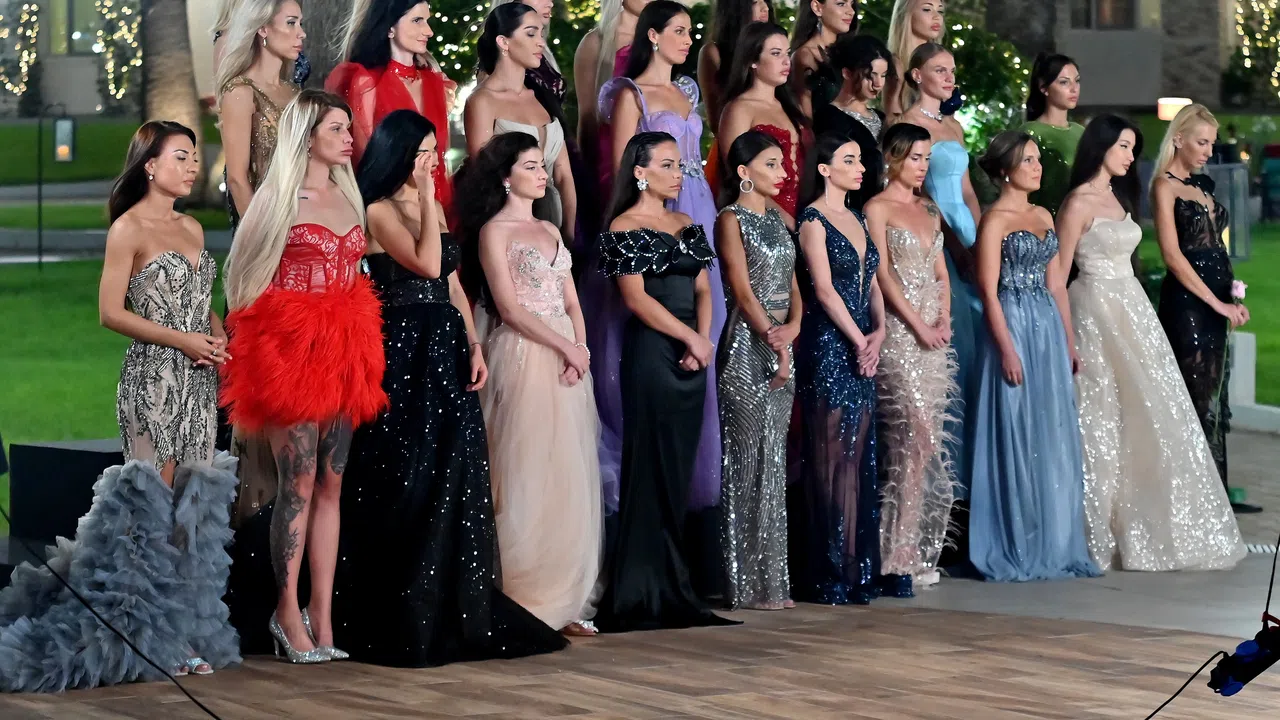 Мизерия в „Ергенът“ Момичетата спят по 7 в стая Звезди Woman Bg