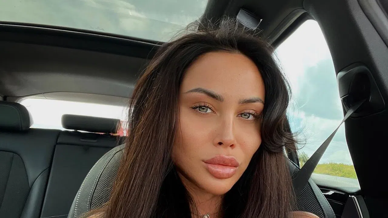 Новата Мис Силикон преборила булимията Звезди - woman.bg