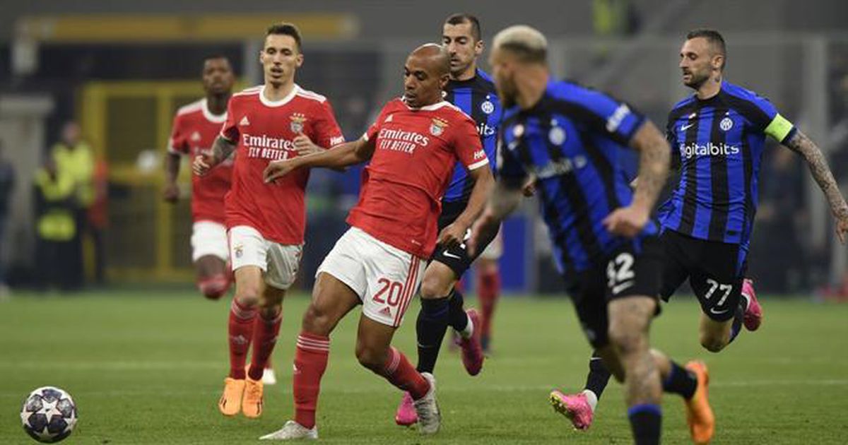 «Assobiarem-me? Normal, já quando cá jogava o faziam...» | A Bola