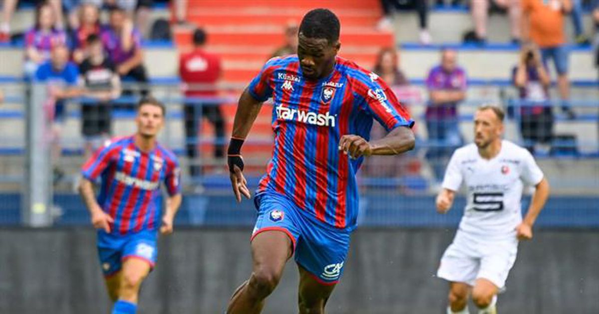 Samuel Essende para o ataque | A Bola