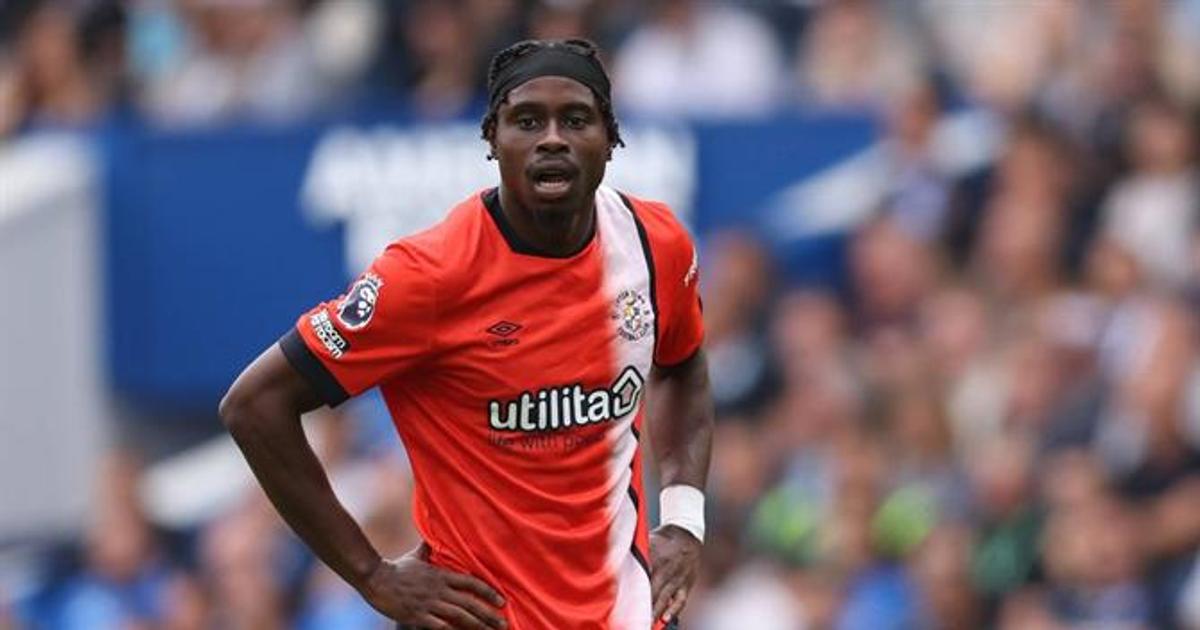 A histórica estreia do médio que acompanhou o Luton desde os ...