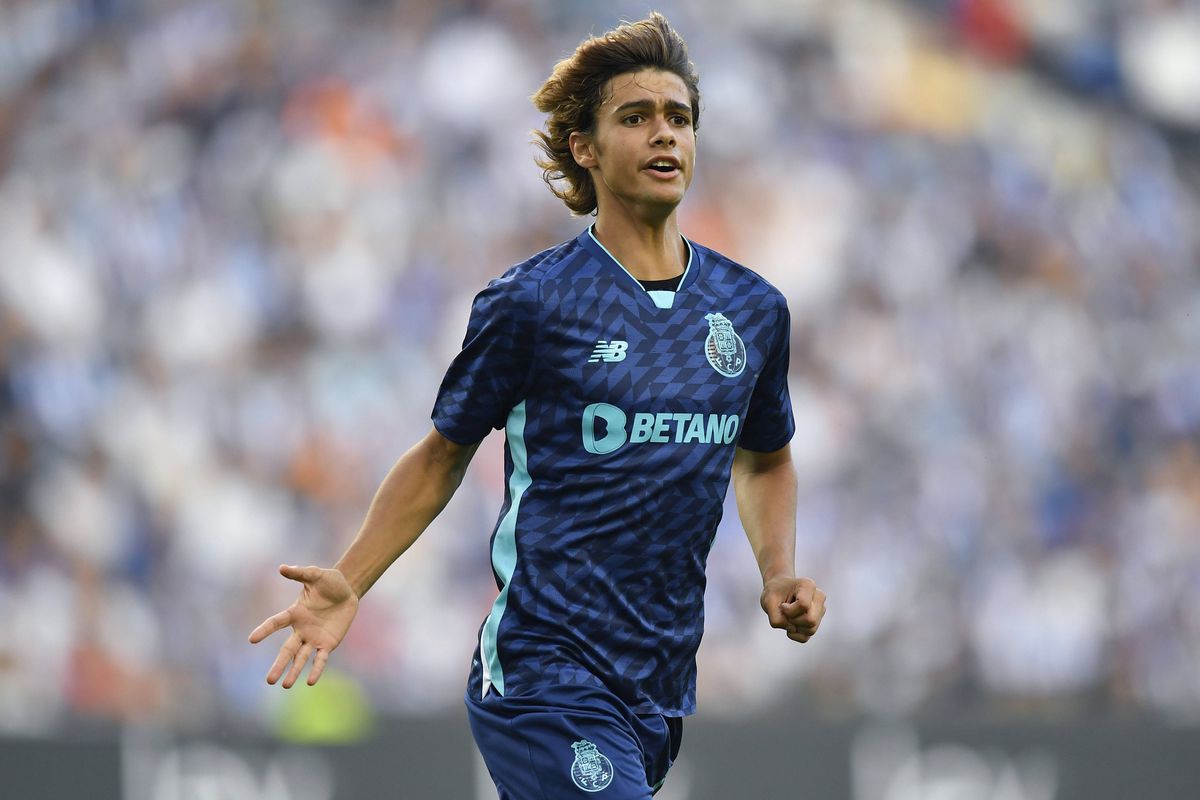 «Só faz sentido que Rodrigo Mora seja titular outra vez» | Abola.pt