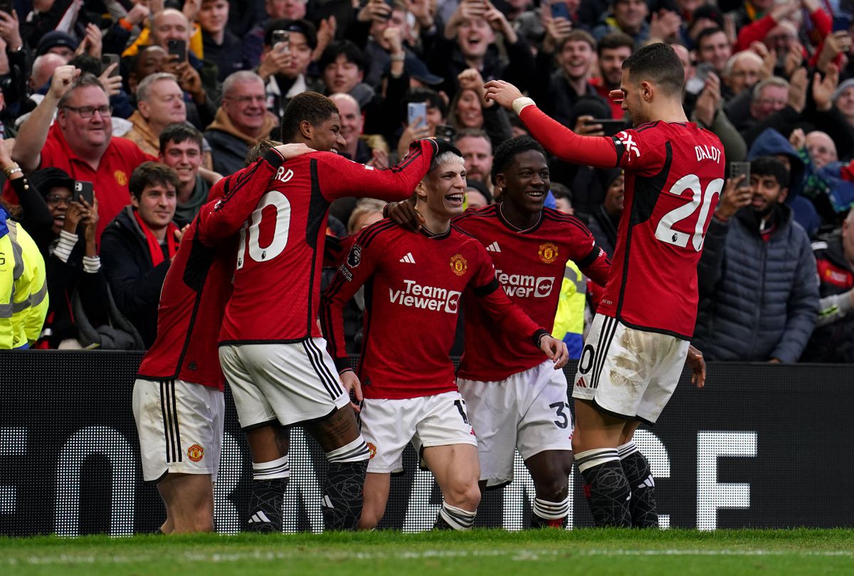 Manchester United Vence West Ham Tranquilamente E Wolverhampton Bate