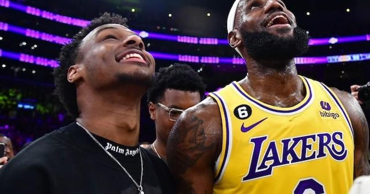 LeBron James renova com os Lakers | A Bola