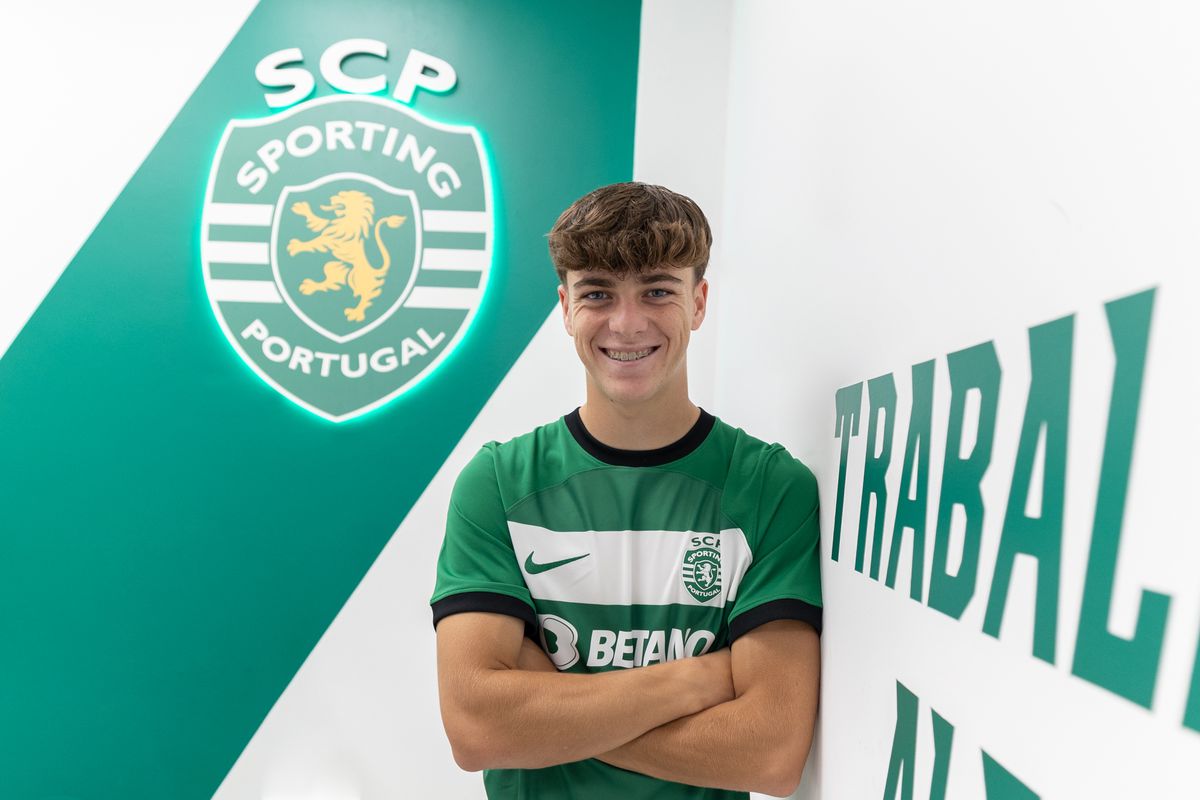 Comentários - Mauro Couto oficializado no Sporting B | Abola.pt