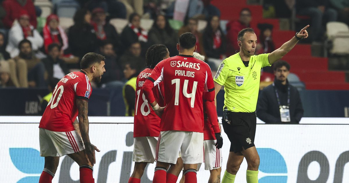 Penálti por assinalar e dois vermelhos por mostrar: análise de Pedro ...