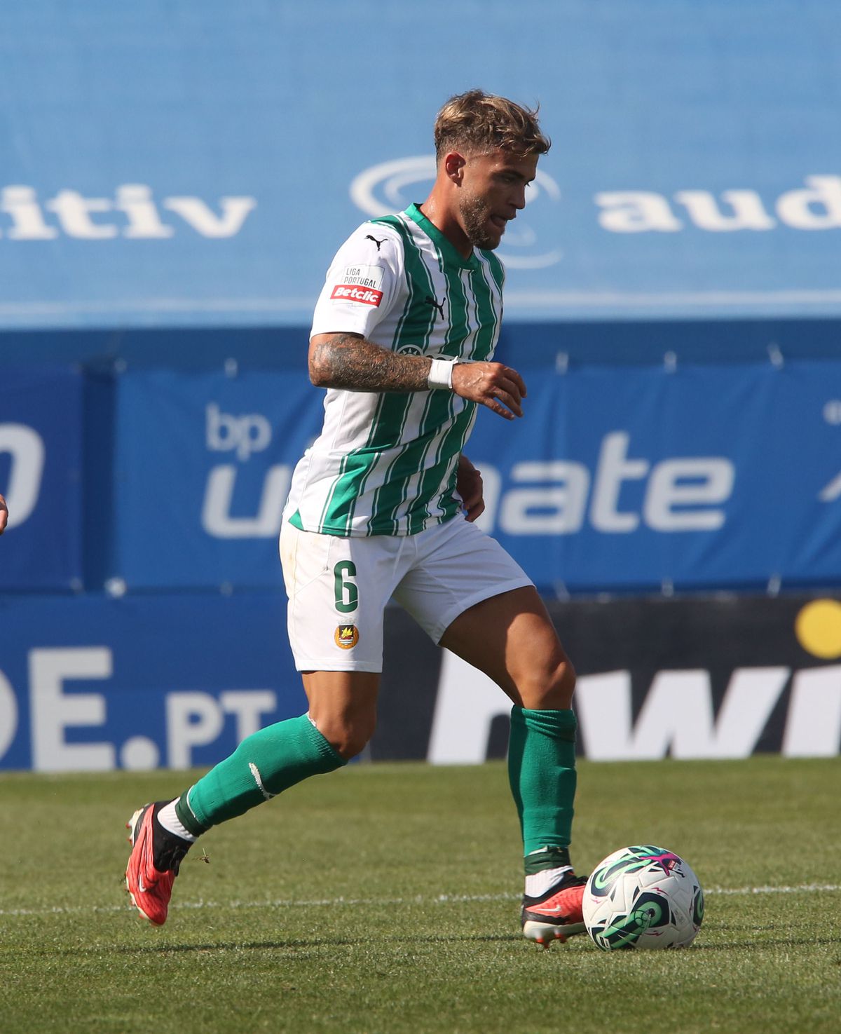 Comentários - Rio Ave: Guga pode rumar à China | Abola.pt