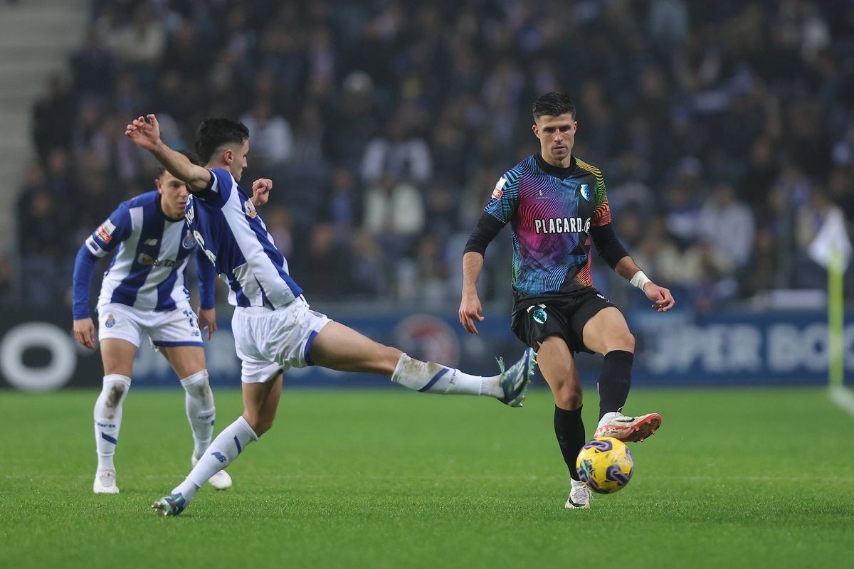 Comentários - Chaves: Héctor Hernández sem condicionalismos e apto para ...