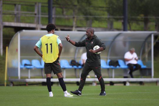 Comentários - Sub-20: Oceano Cruz chama 22 jogadores | Abola.pt