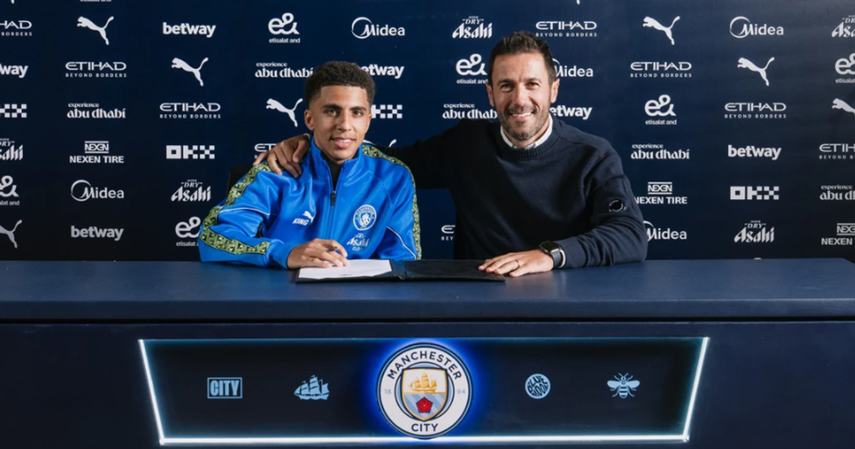 Oficial: Rico Lewis renova contrato com o Manchester City | A Bola
