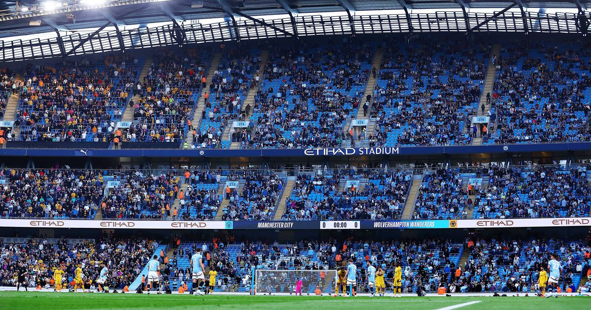 Man. City despede funcionário que usou camisola do United no dia do ...