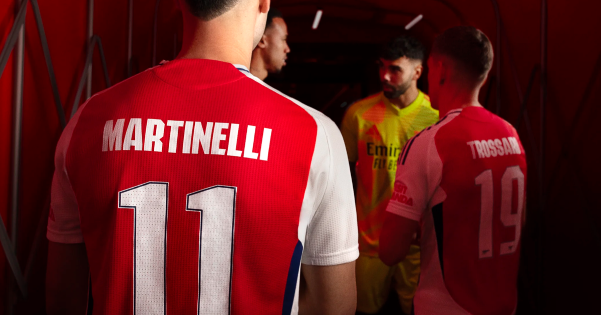 35 anos depois, canhão volta à camisola do Arsenal (vídeo e fotos) | A Bola