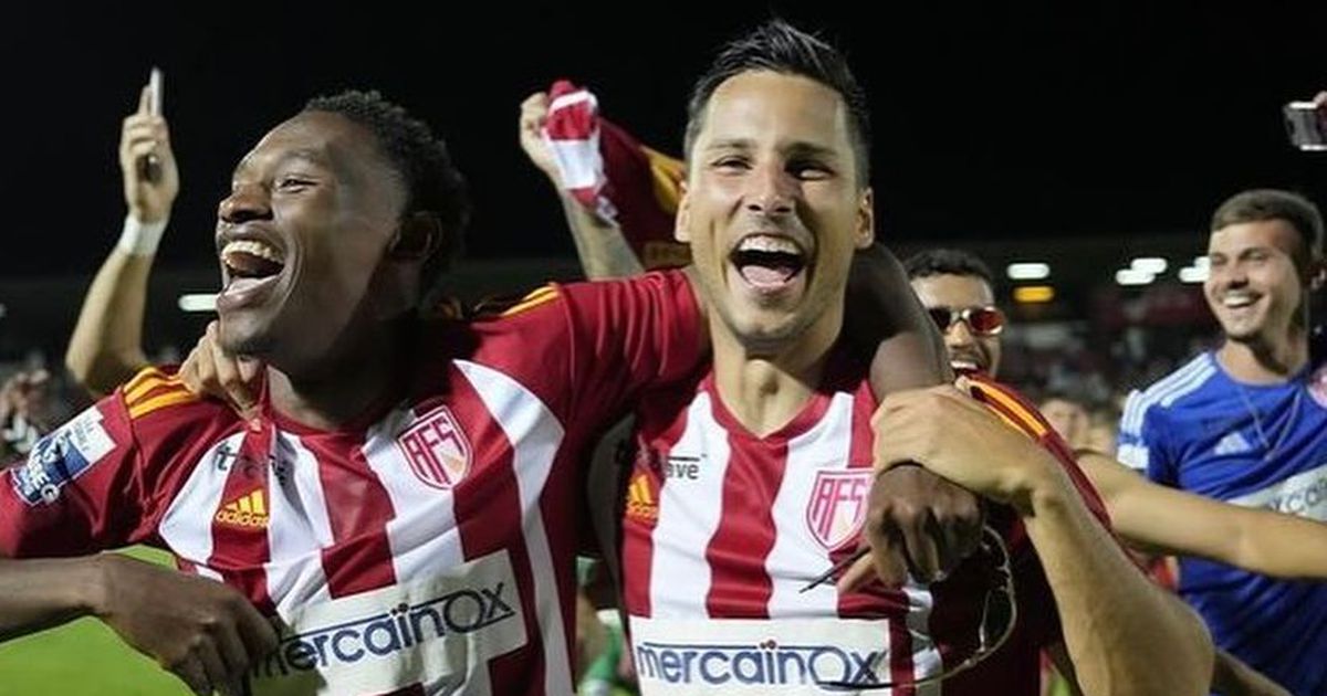 Aves SAD: Eric Veiga renova por uma época | A Bola