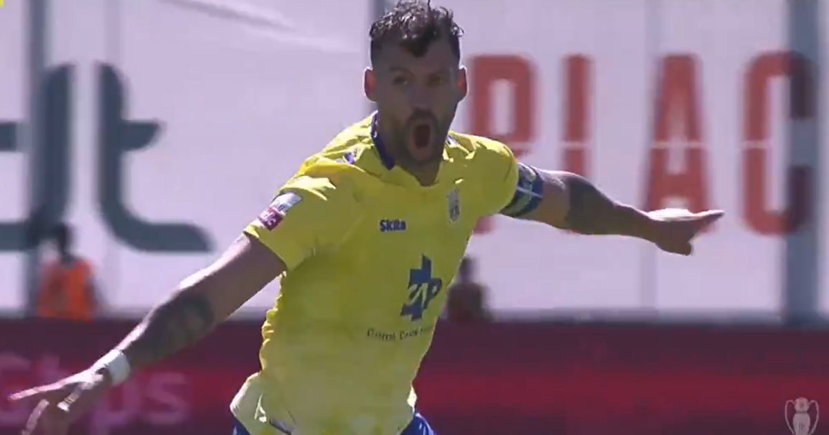VÍDEO: dois anos depois, David Simão volta a marcar e com estilo | A Bola