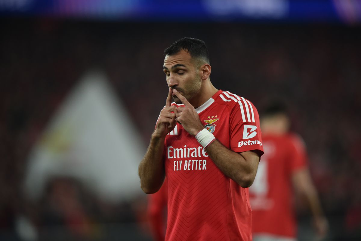 Comentários - VÍDEO: Pavlidis abre o marcador na Luz logo aos 2 minutos | Abola.pt