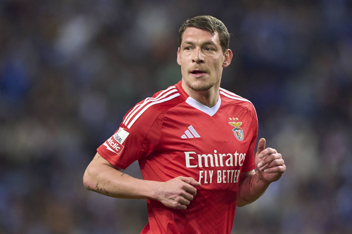 Fotogaléria - Belotti mostrou o Benfica à família (fotos) | Abola.pt