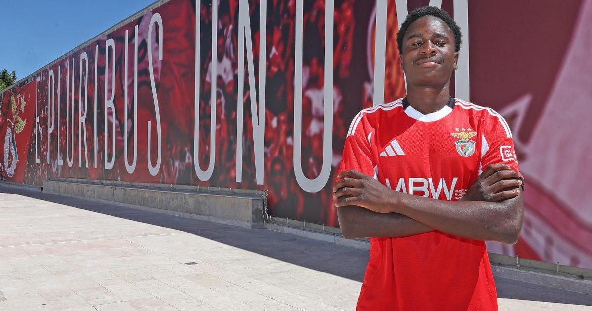 Oficial: Benfica confirma talento para o ataque | A Bola