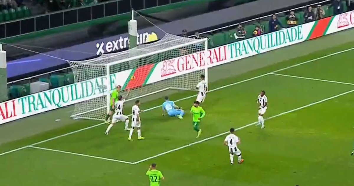 VÍDEO: Ricardo Esgaio aumenta vantagem para o Sporting | A Bola