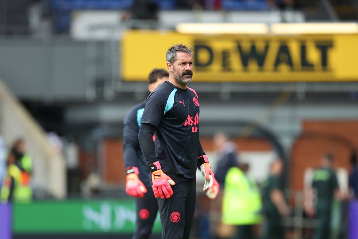 Comentários - Oficial: Scott Carson, aos 38 anos, renova por mais uma ...