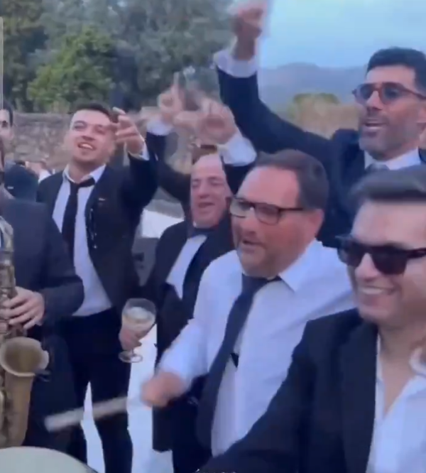 Sporting: Paulinho (o roupeiro) leva Pote e Neto ao rubro a cantar a ...