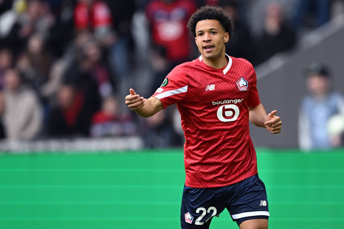 Comentários - VÍDEO: Mourinho a perder com golo de Tiago Santos | Abola.pt