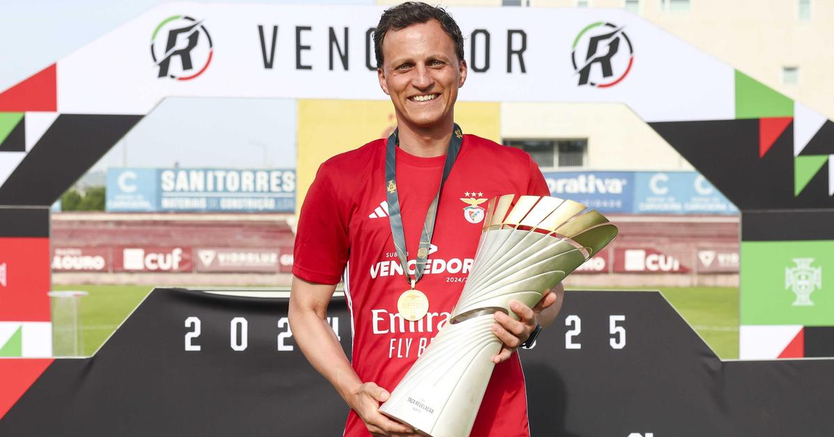 Vítor Vinha: «Treino os sub-23, mas acabo por gerir três, quatro ...