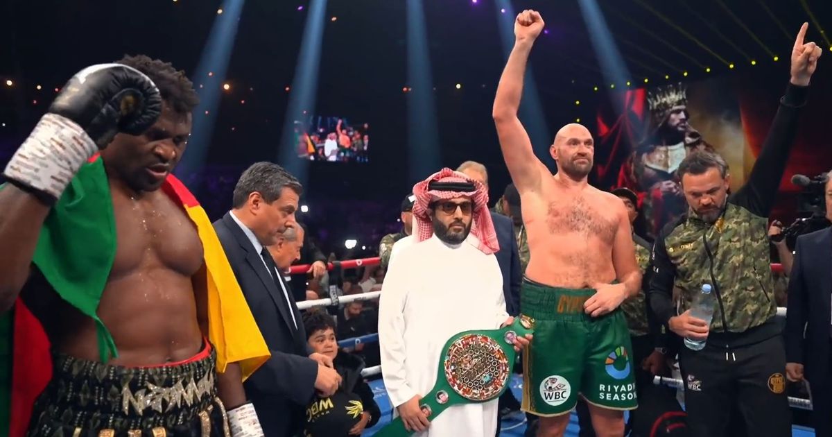 Vídeos: Ronaldo e Figo (entre várias estrelas) viram Fury bater Ngannou ...