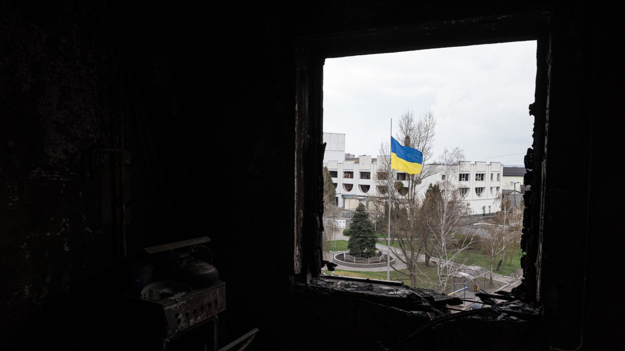 Издигнаха знамето на Украйна в Крим Новини бг