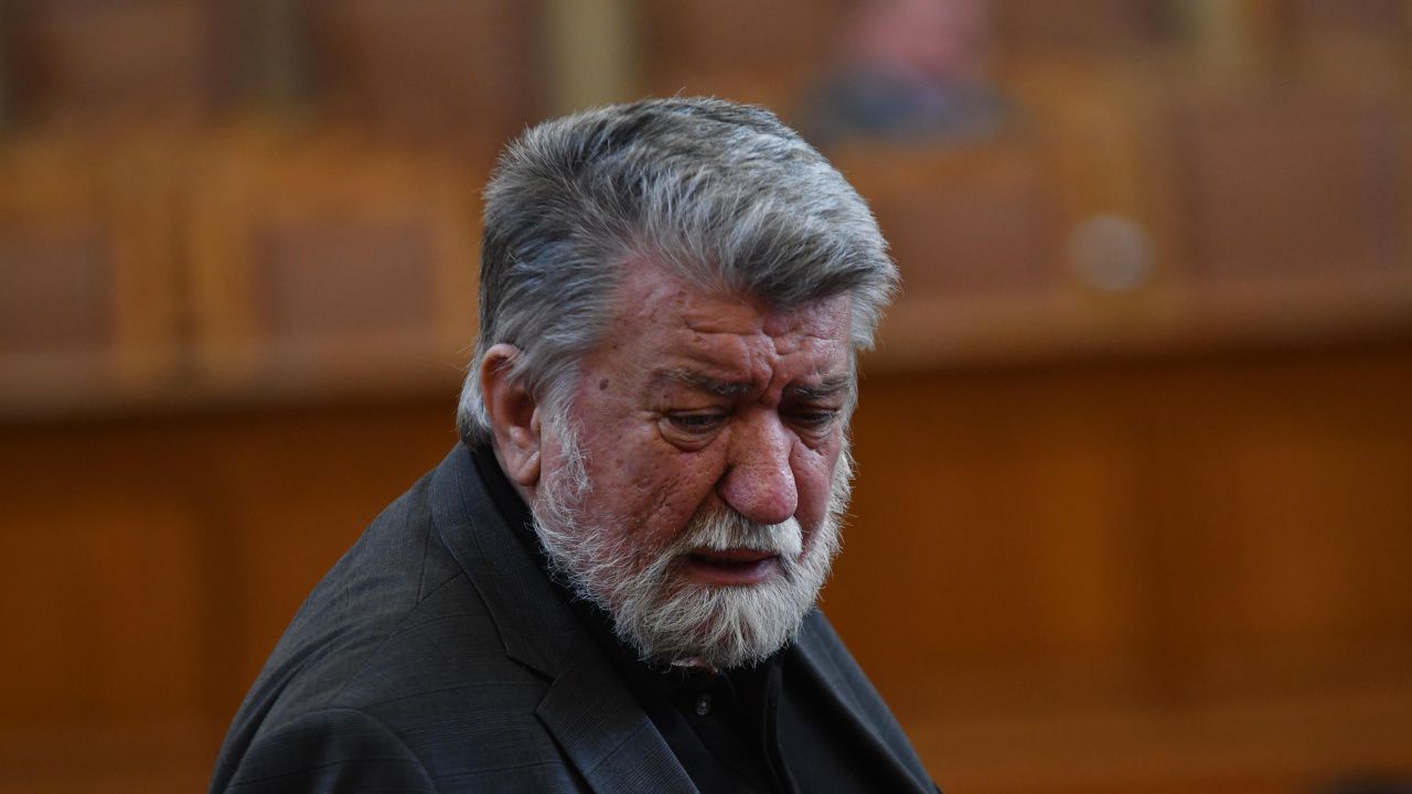 Вежди Рашидов втрещи с изказване в НС Всички ку ви се събудиха да се сетят че са изнасилени