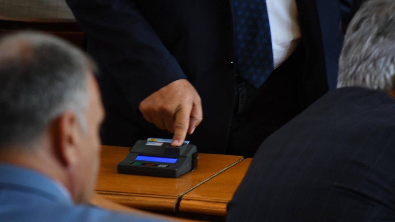 На правна комисия Депутатите приеха на първо четене предложението на ГЕРБ за борба с корупцията