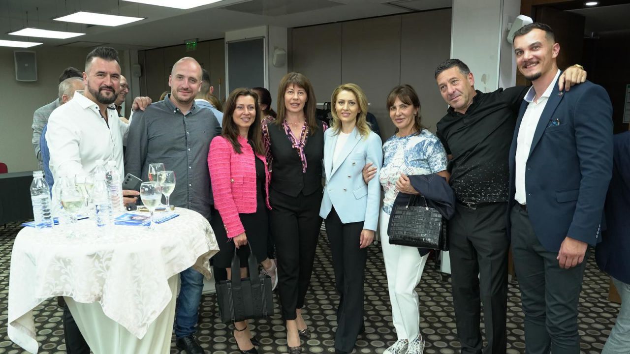 Рая Назарян пред бизнеса При “Промяната” връзката политици общество беше изгубена Новини бг