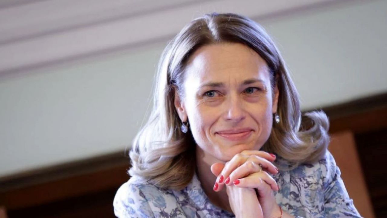 Ива Митева пред Novini.bg: Пожарникарската система на работа е вредна за законодателството ...