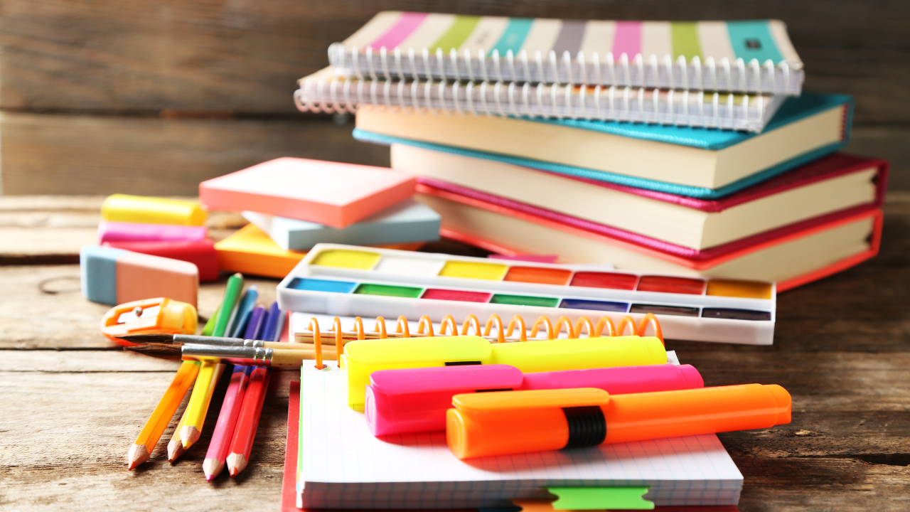 Родители вадят 100 лв само за тетрадки и химикали за учениците си Новини бг