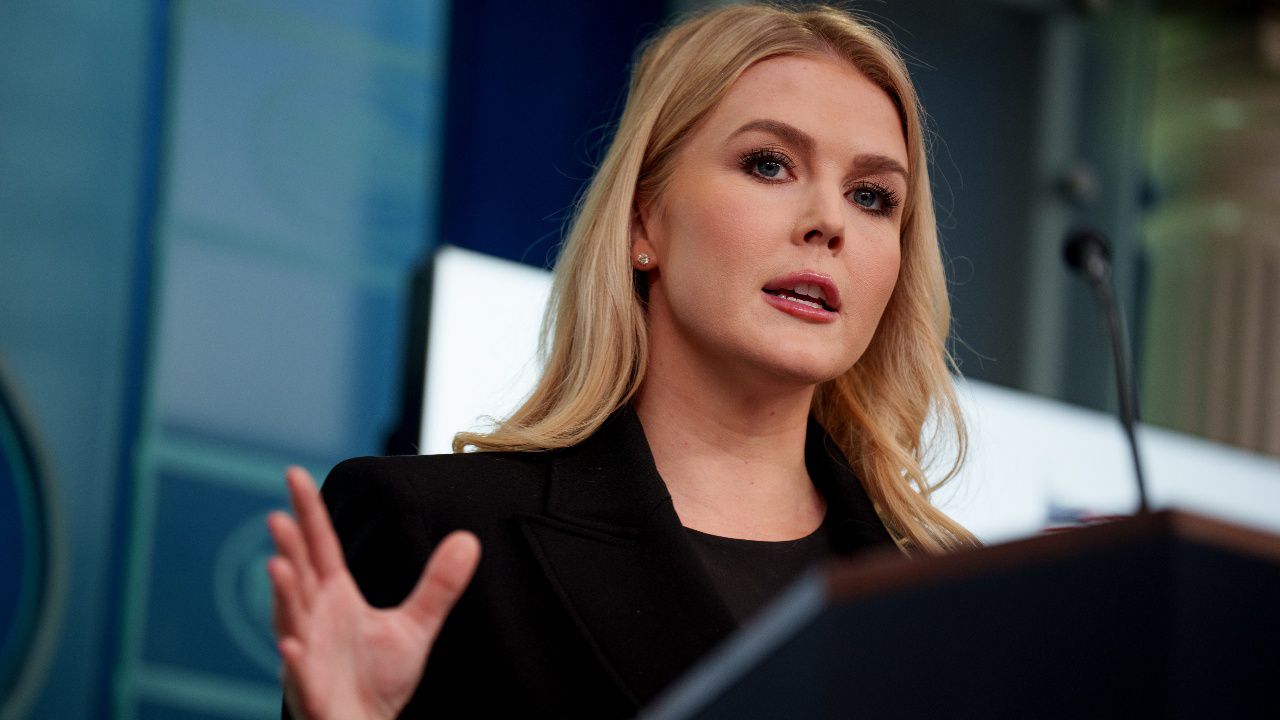 Говорителката на Белия дом поправи няколко изказвания на Тръмп