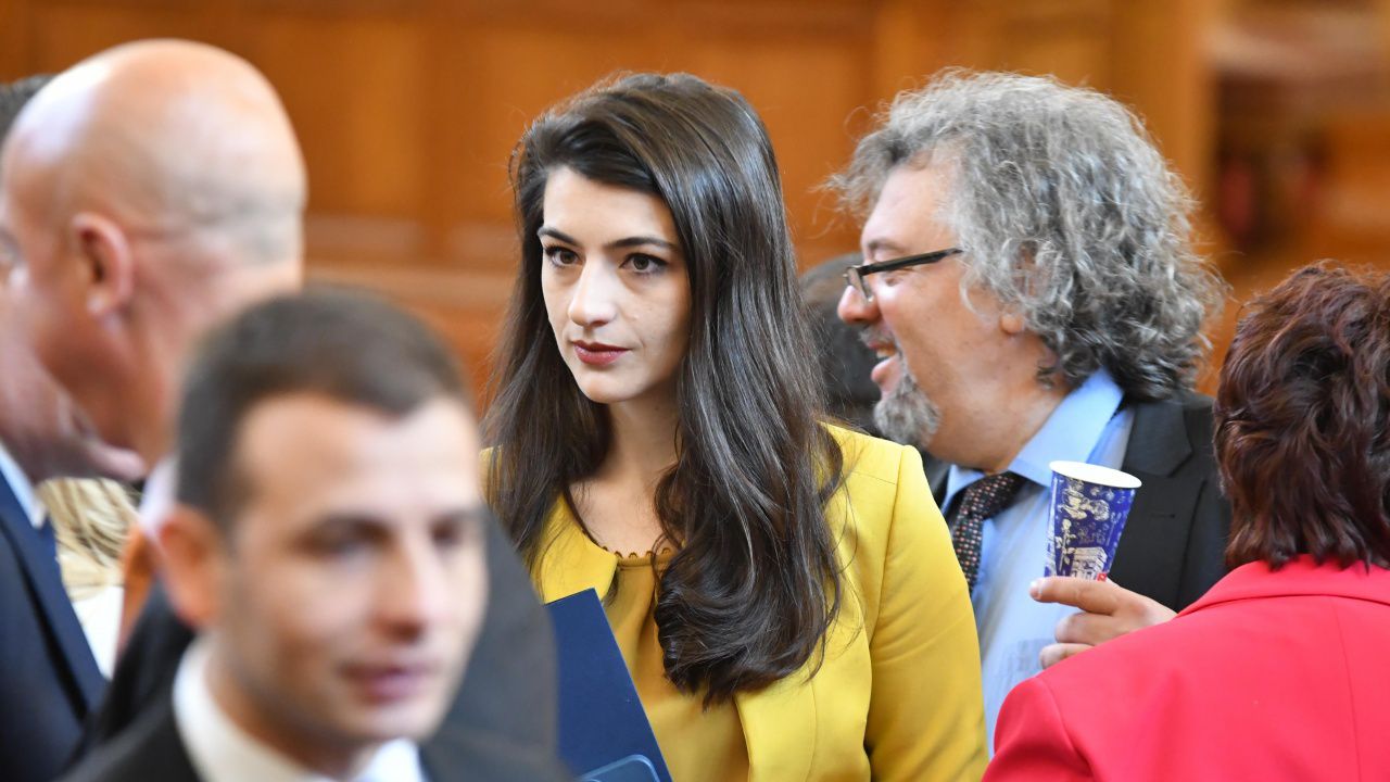 ПП ДБ са събрали подписи да предложат отстраняване на шефа на Антикорупционната комисия Новини бг