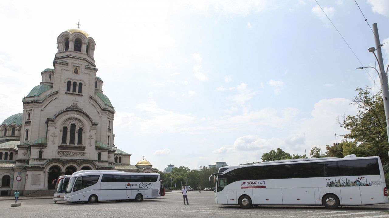 Светият синод се обяви против преименуването на площада пред патриаршеската катедрала Св
