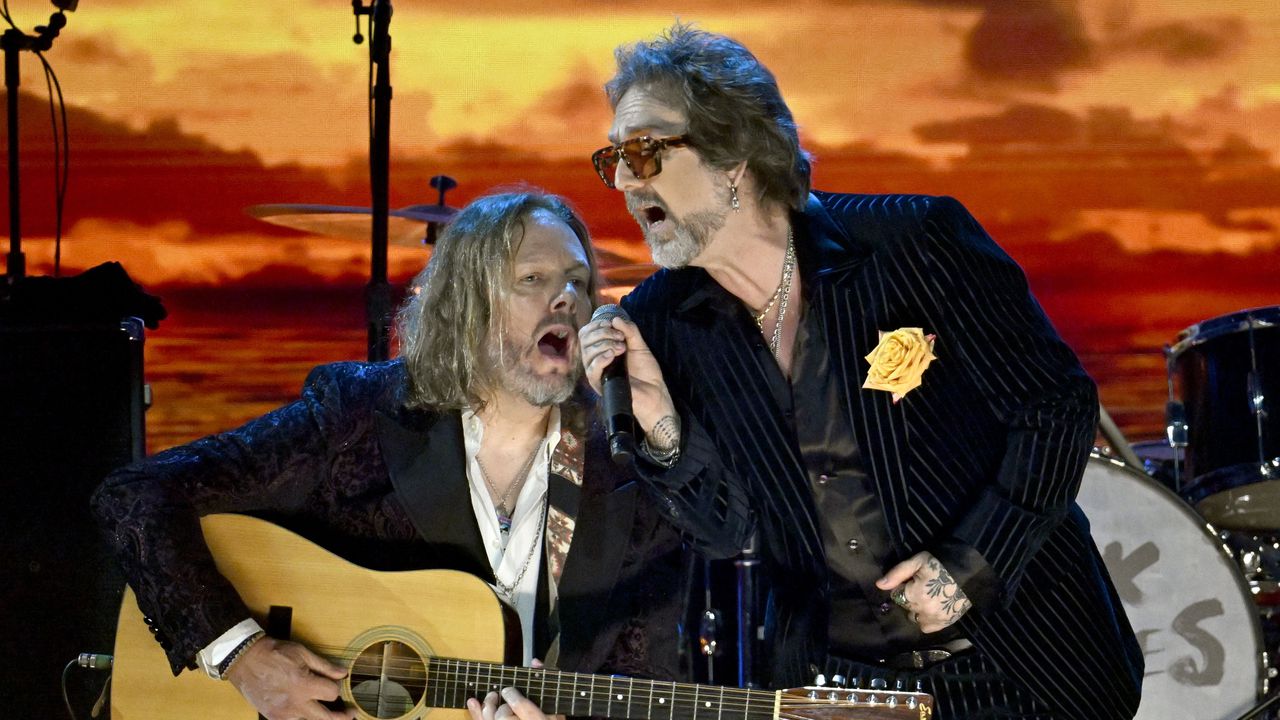 The Black Crowes обявиха нов албум, озаглавен „A Pound of Feathers ...