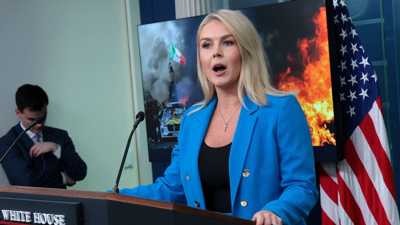 Говорителката на Тръмп след питане за протестите в САЩ Какъв тъп