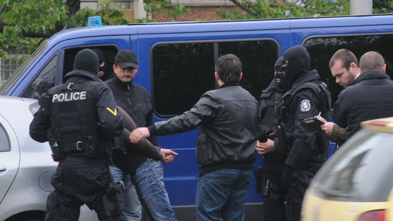 НЦИОМ 41 вярват че родната полиция ни пази Новини бг