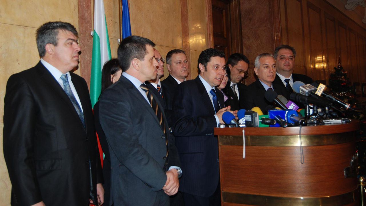 РЗС сезира антикорупционната комисия за Бойко Новини бг