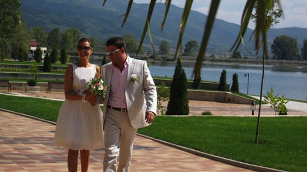 Съпругата на Д р Енчев Не сме разведени Новини бг