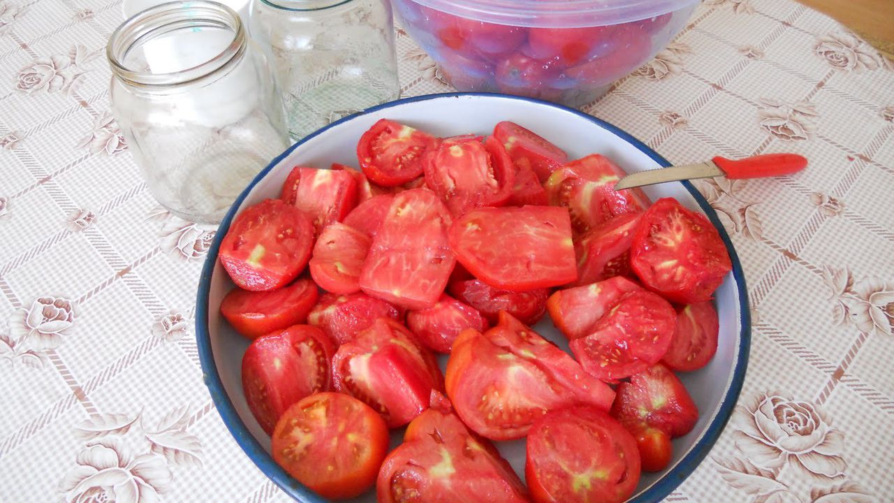 Цената на доматите и на краставиците се качва по тържищата Новини бг